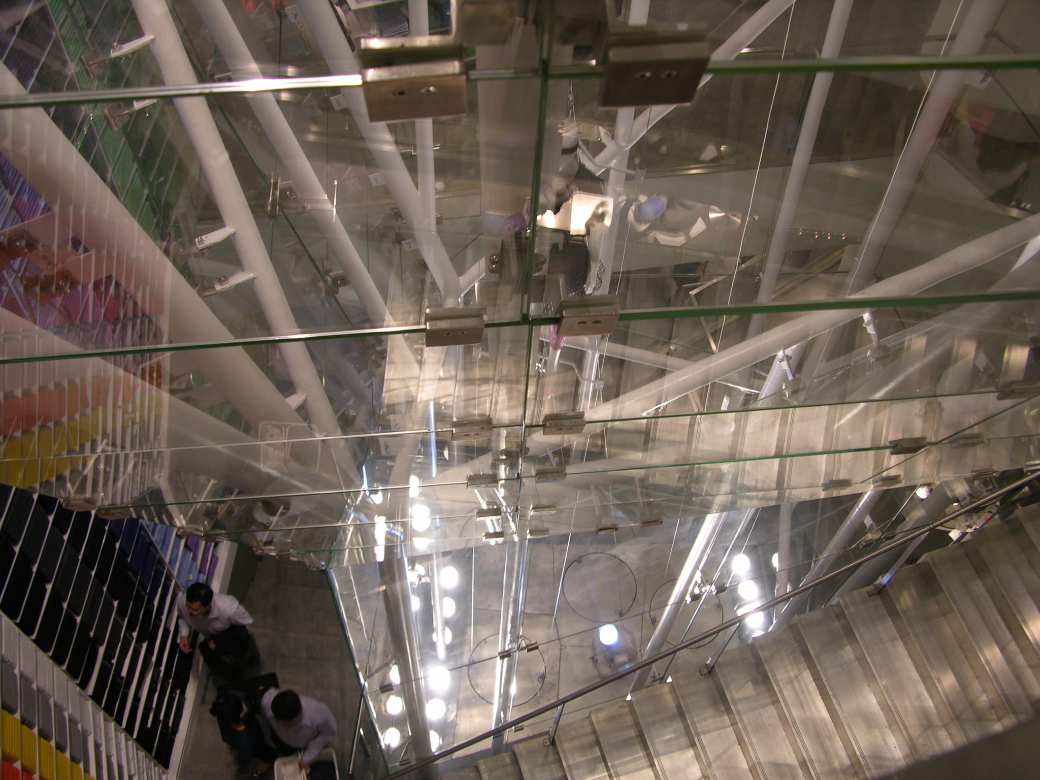 UNIQLO Flagship Store - Avante Facades