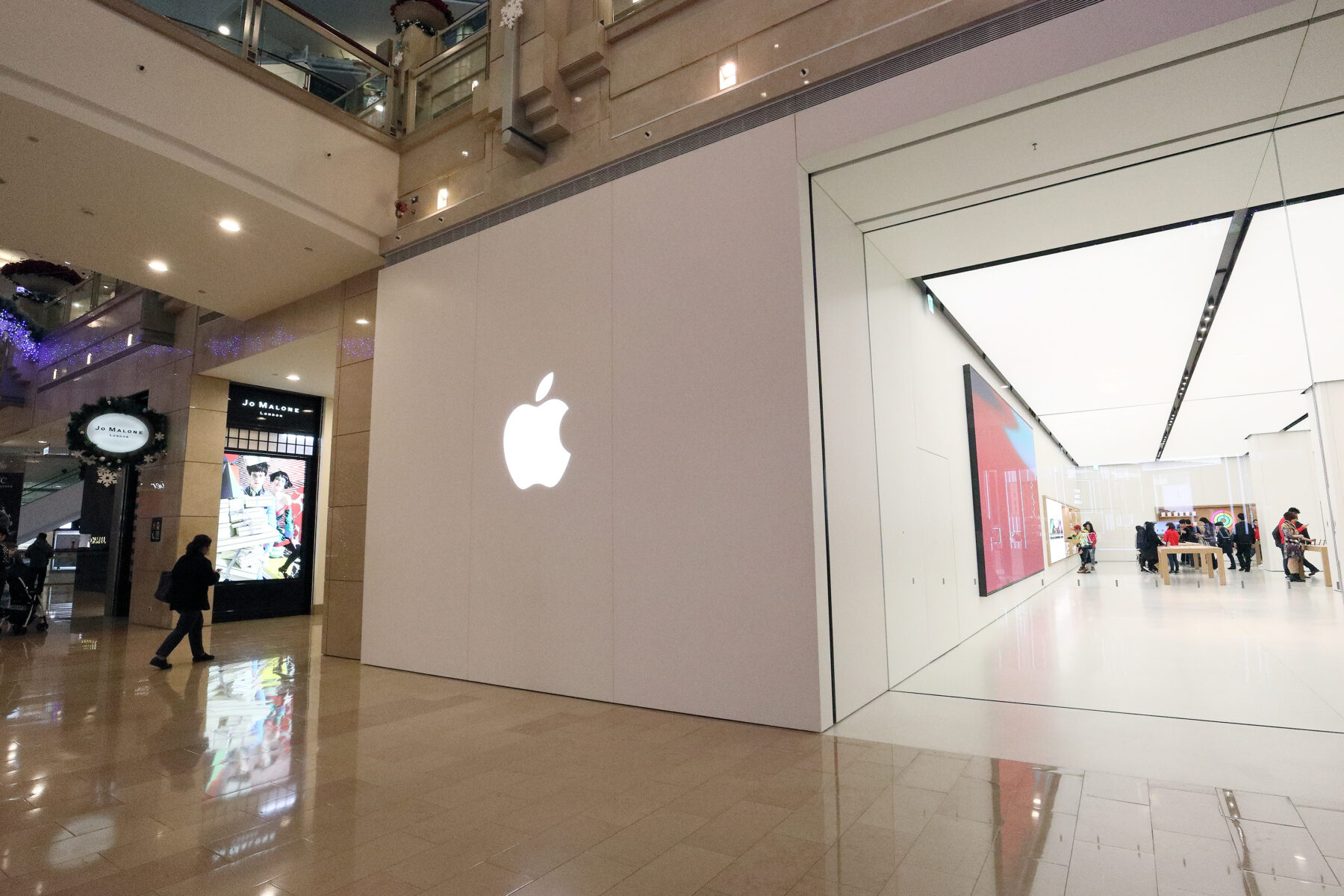 Apple Flagship Taipei - Avante Facades